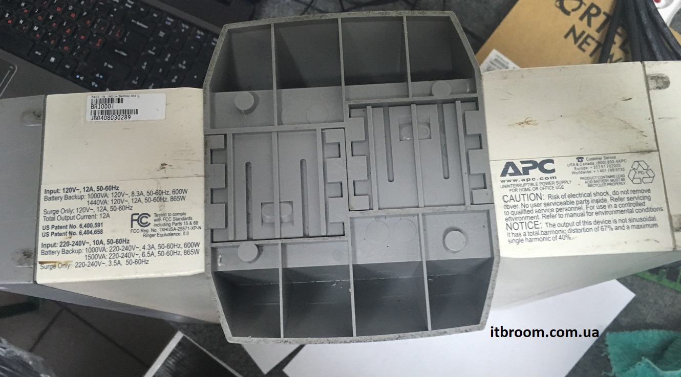 Бесперебойник APC BACK-UPS RS 1000VA